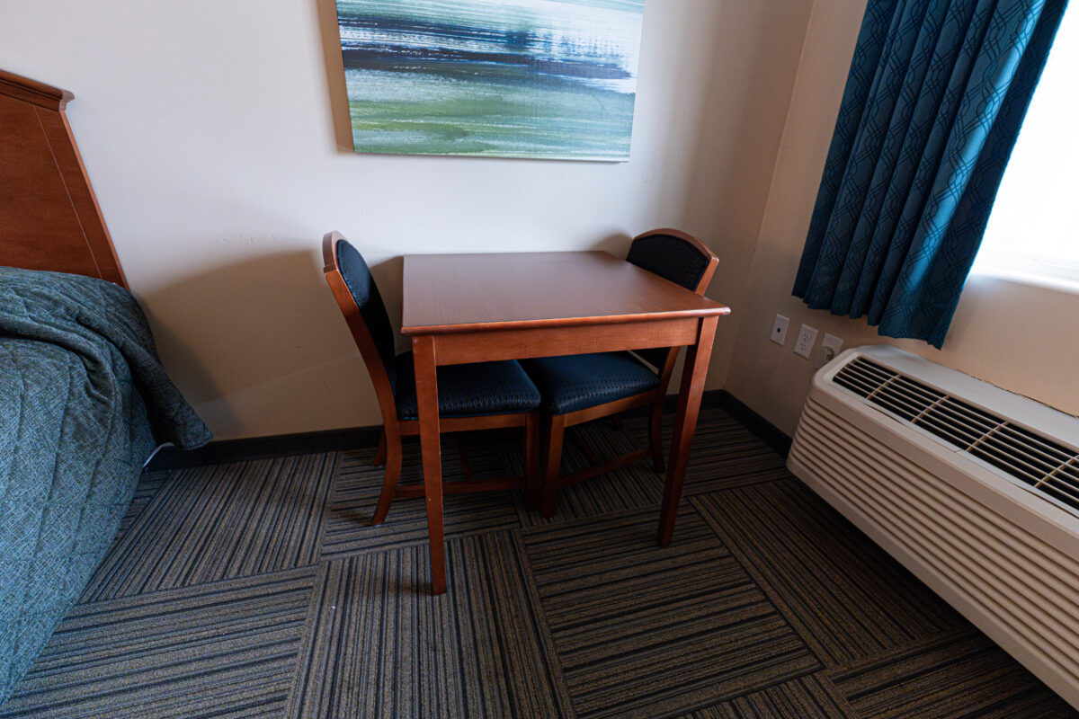 Rooms - Crossroads Lodge