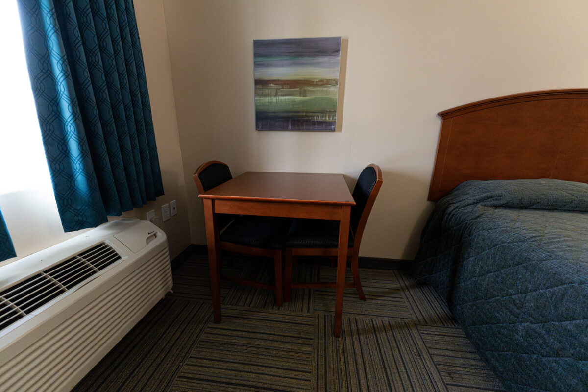 Rooms - Crossroads Lodge